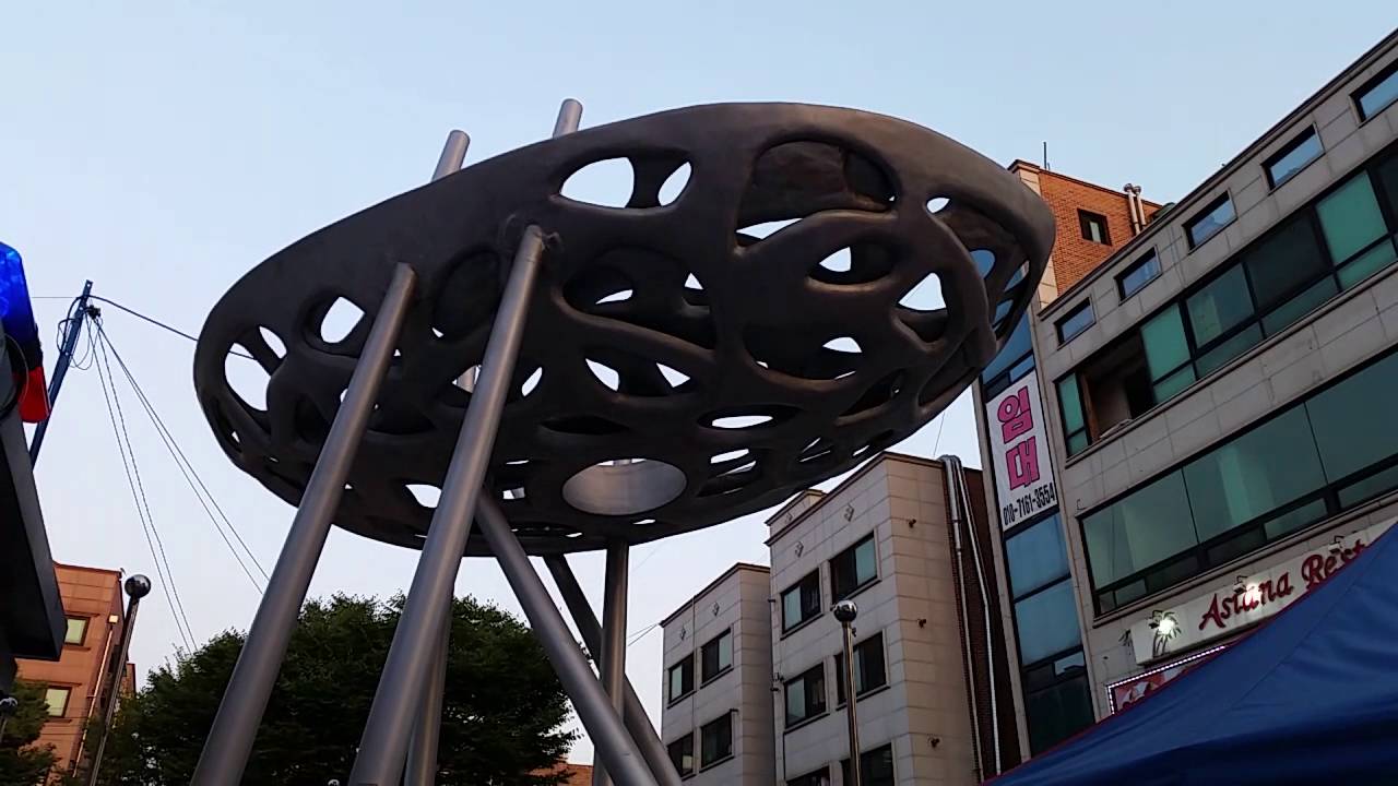 Ansan station, Korea (Ансан ек, пьяная улица, Корея) - YouTube