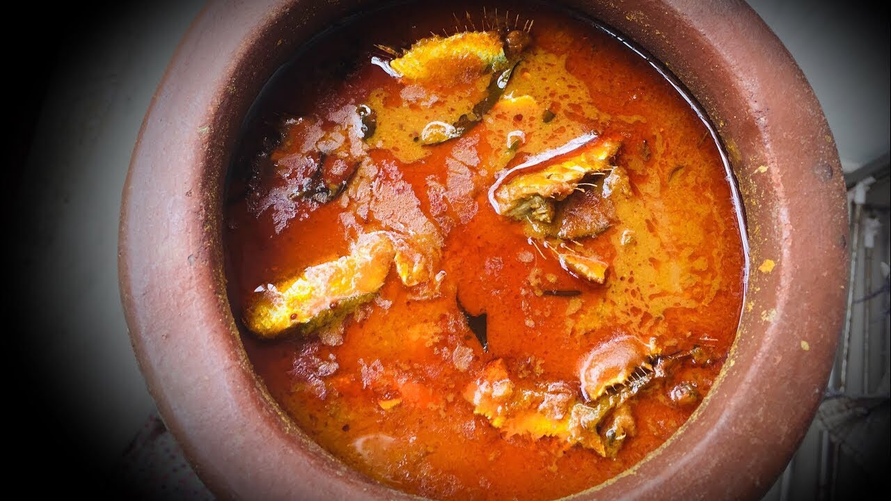 Amma Special Fish Curry || Karutha Curry || மீன் குழம்பு || Nagercoil ...