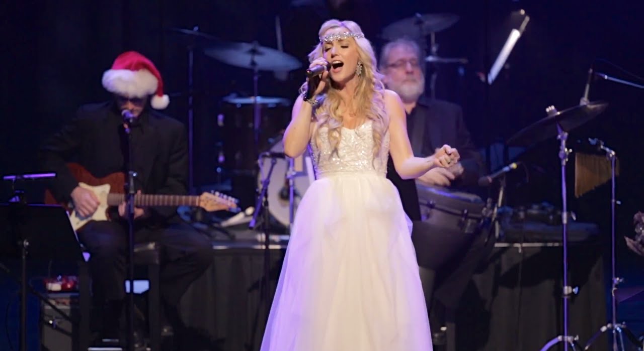 Amanda Wood - Cystic Fibrosis Charity Christmas Concert 2014. - YouTube