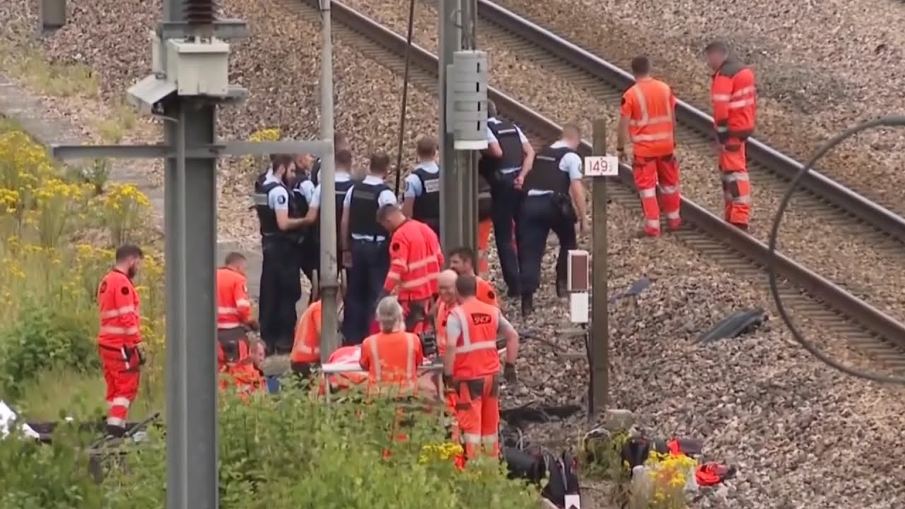 Passengers furious after UK train breakdown causes mass delays - UK Channel