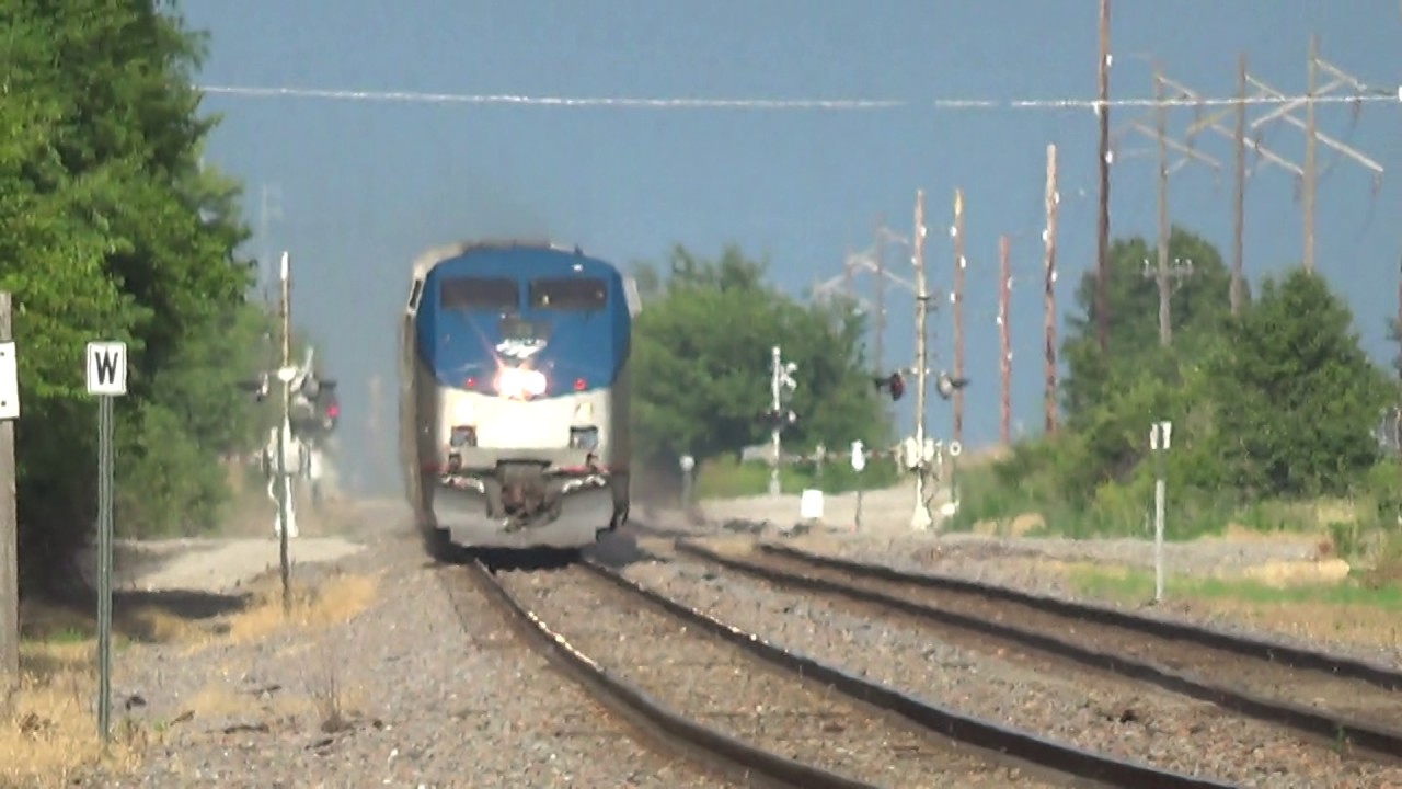 Wave from On Time Amtrak #5 at Agency, Iowa - YouTube