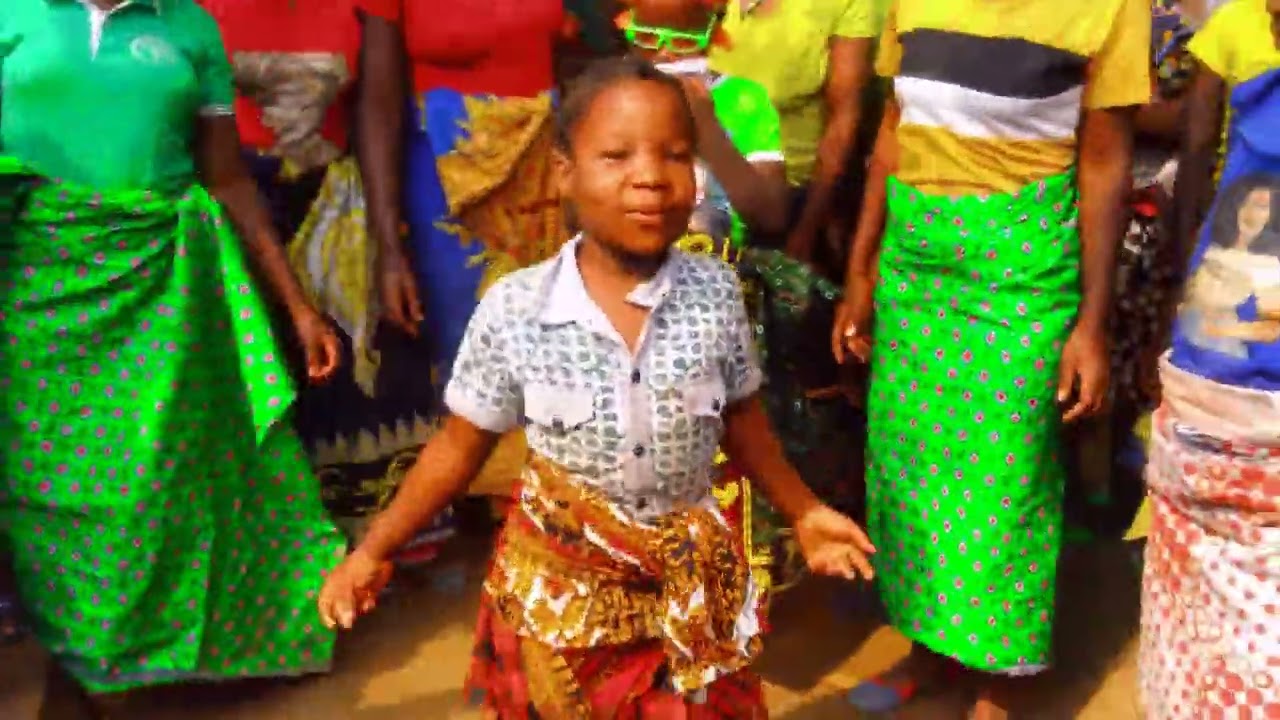 Dama Nadia feat Boy Nelio Muene Mecopote Emuali BNProd mp3 - YouTube