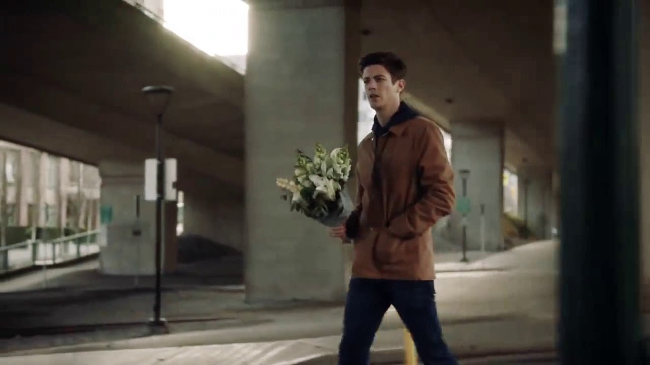 The Flash Barry And Grodd Becoming Friends Eminem ft. Rihanna - The ...