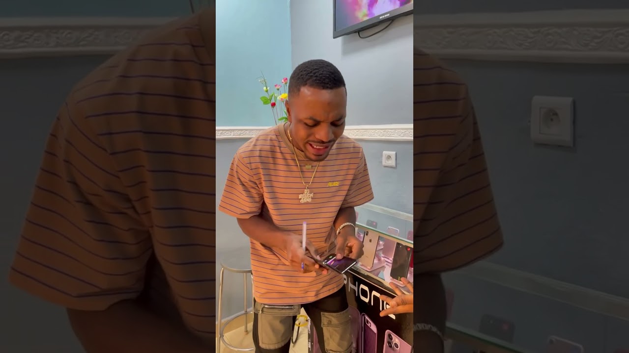 Neil Cruz Comedie La vente les clients sorciers - YouTube