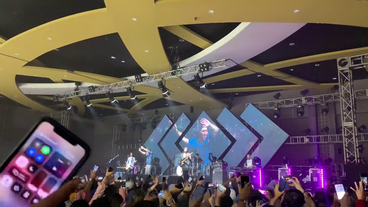 Pemuja Rahasia - a night with sheila on 7, gandaria city hall 05 ...