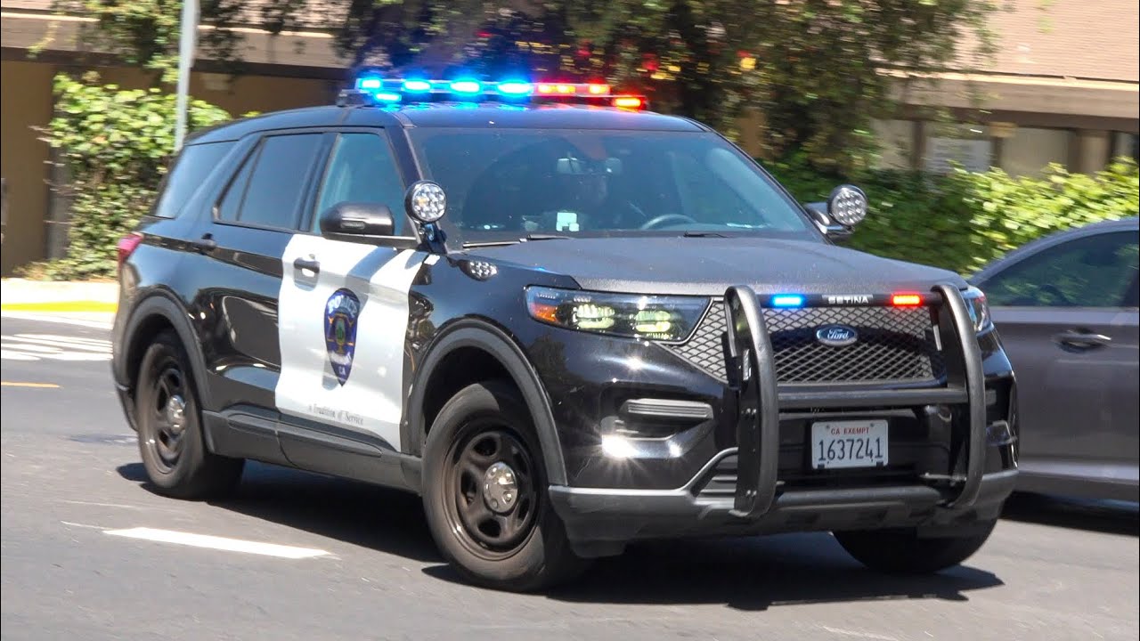 Rumbler! Belmont Police Responding Code 3. - YouTube