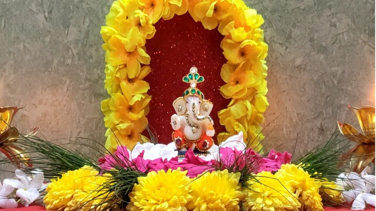 Easy and quick Ganesh chathurthi decoration | Vinayaka chavithi ...