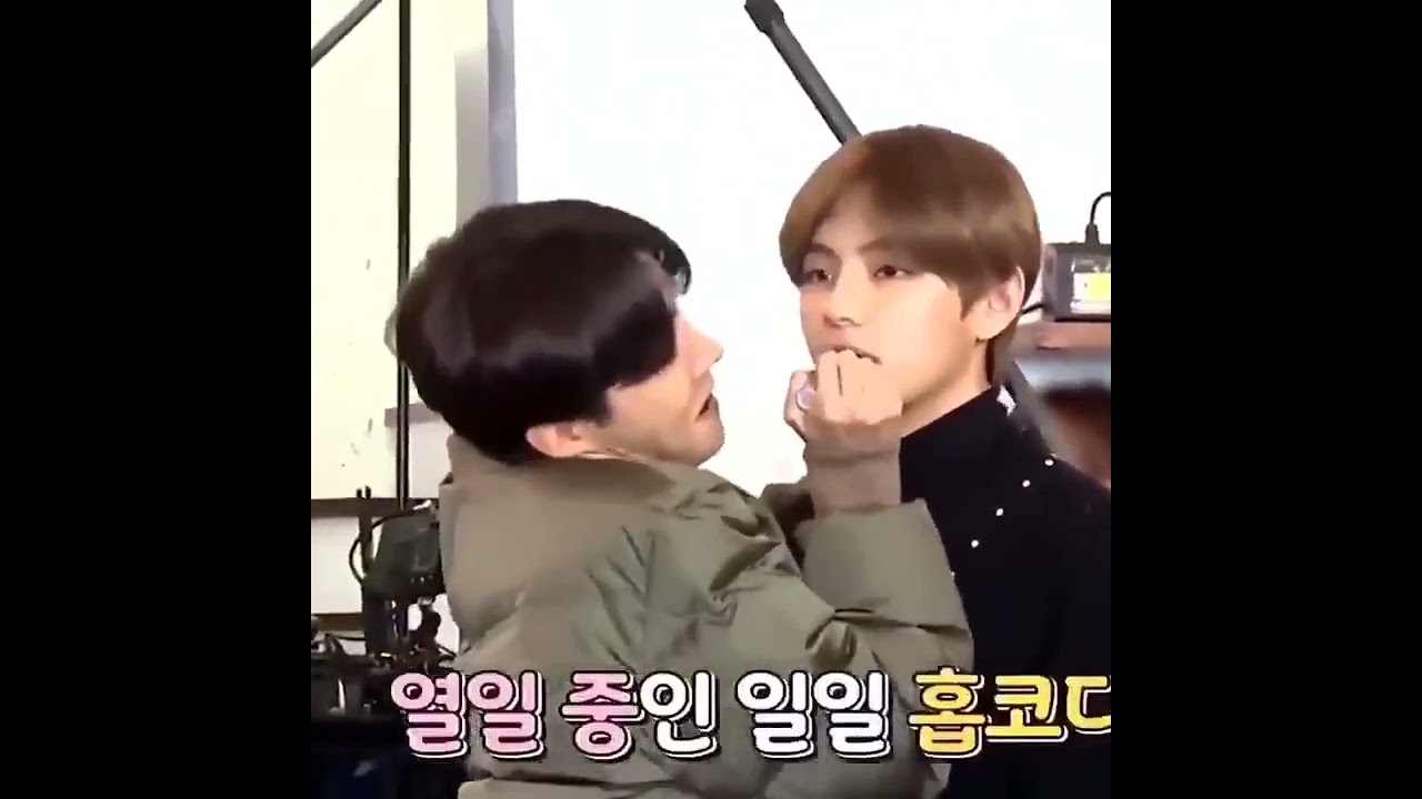 Jhope applying Lip Balm on Taehyung's lips 🥰 - YouTube
