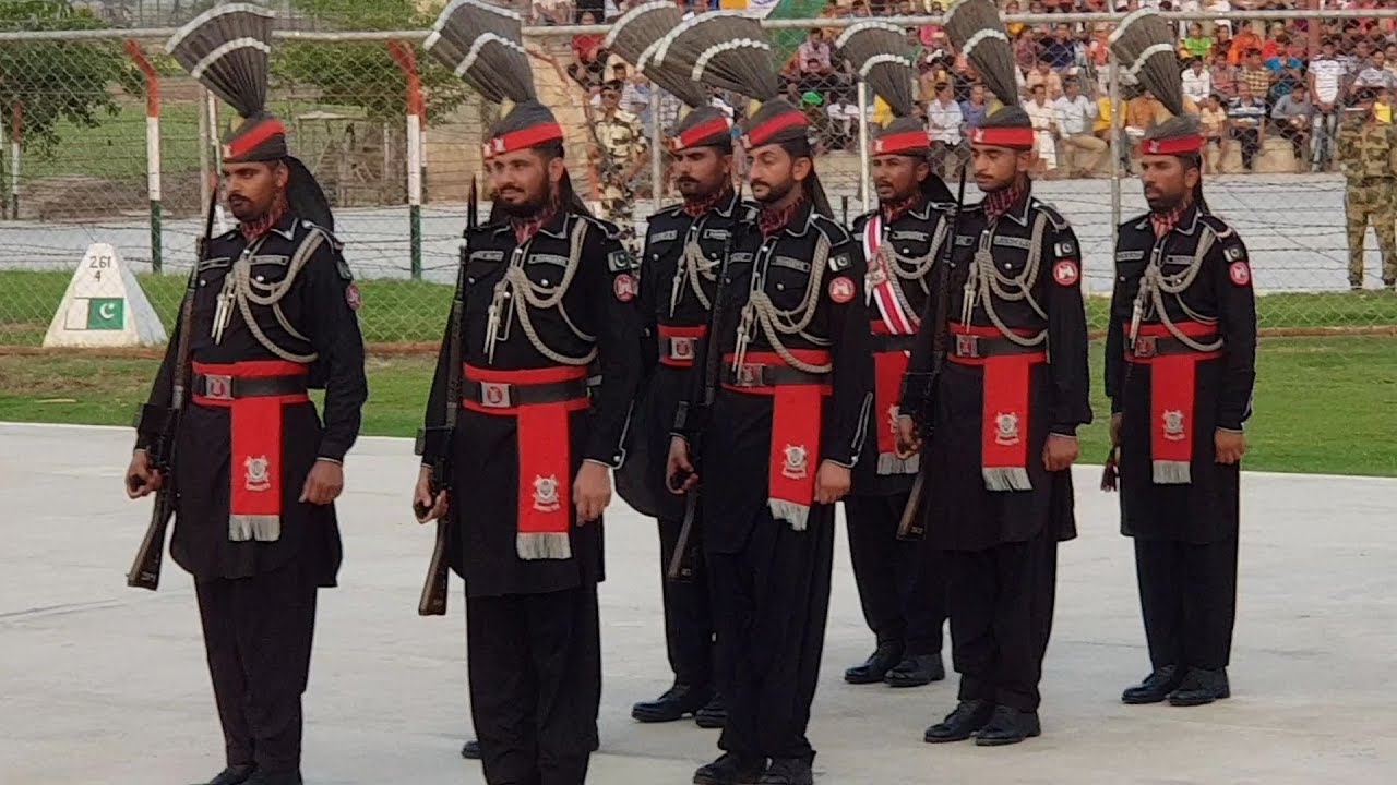 Allah O Akabar Military National Song || Full Prade On Bahawalnagar ...