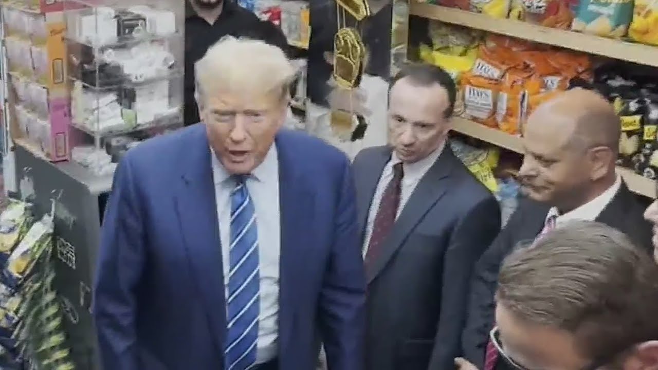 Donald Trump visita bodega donde ocurrió tiroteo mortal en Harlem - YouTube
