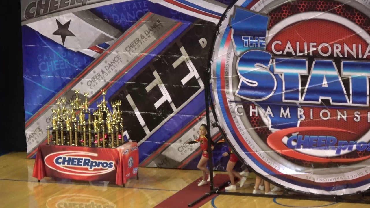 HSC Jr. Wave Cheer Pros - January 28th, 2017 - YouTube