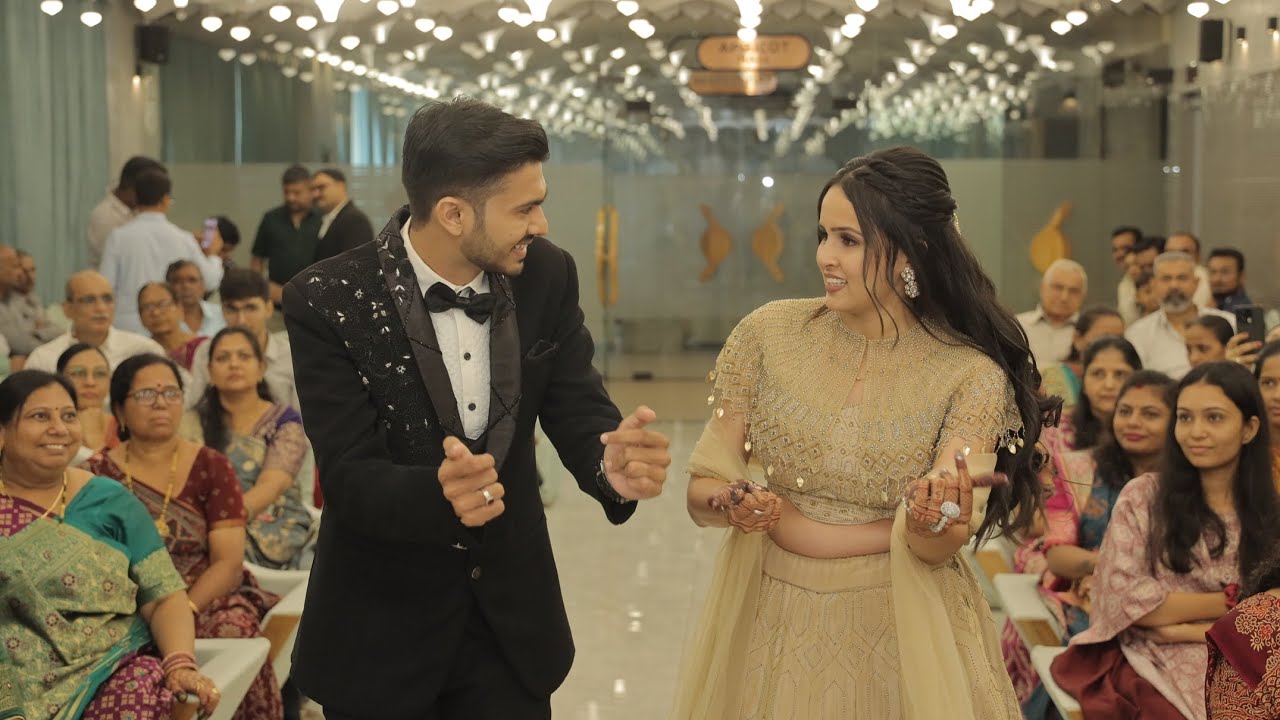 Engagement entry dance💃🕺| couple entry dance performance | wedding ...