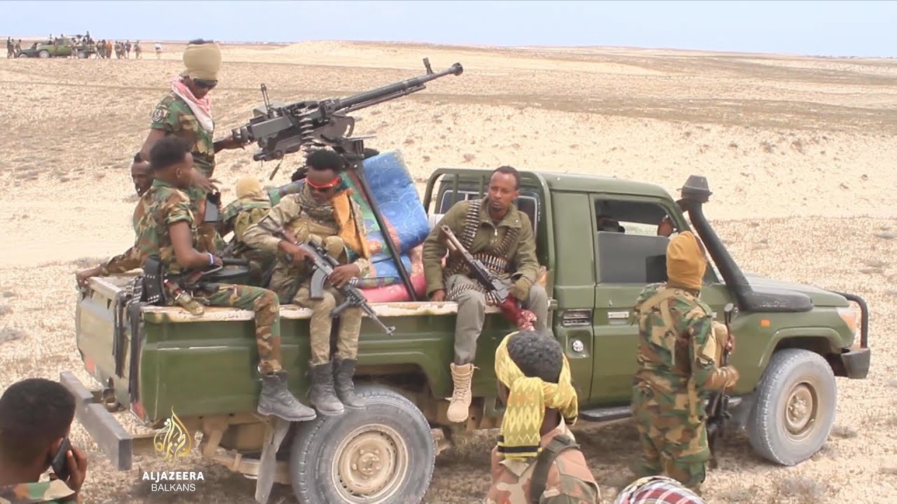 Somalija: Vladine snage napreduju protiv Al-Shababa - YouTube