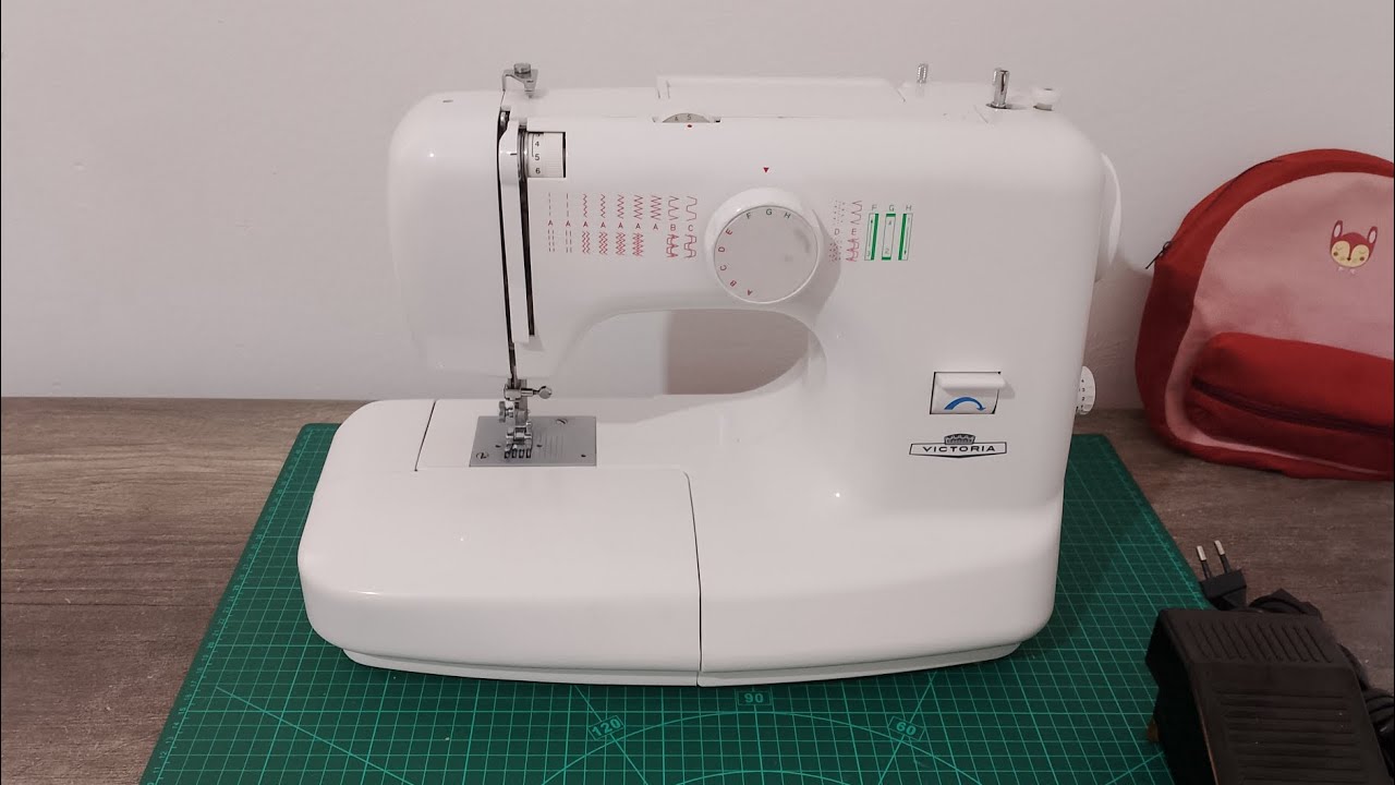 machine à coudre victoria 270b - YouTube