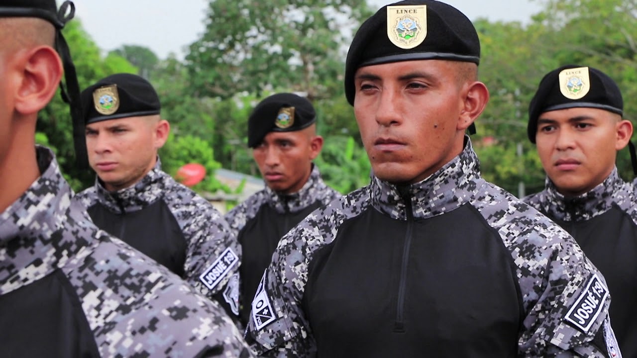 Uniformados se gradúan en el XXXIX curso en Operaciones Policiales ...