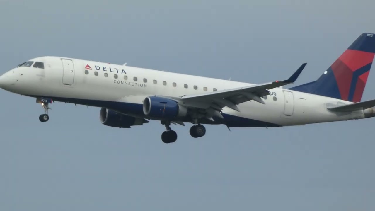 Plane Spotting (Near JFK Airport) - Delta Connection - YouTube