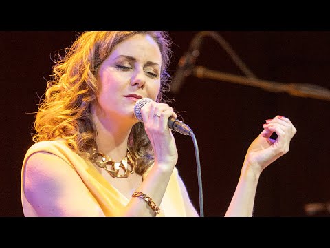 Ella Fitzerald & Billie Holiday classics | Julia Möller y César Belda Quartet