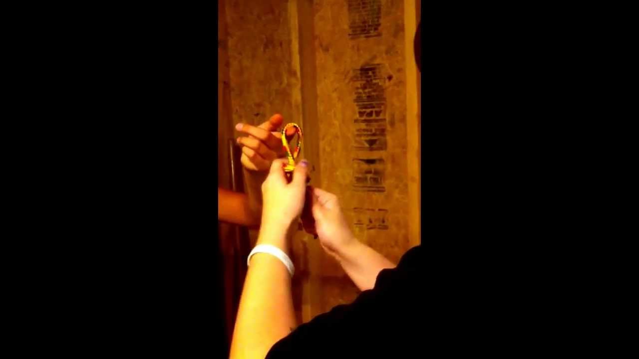How to tie a reefers knot - YouTube