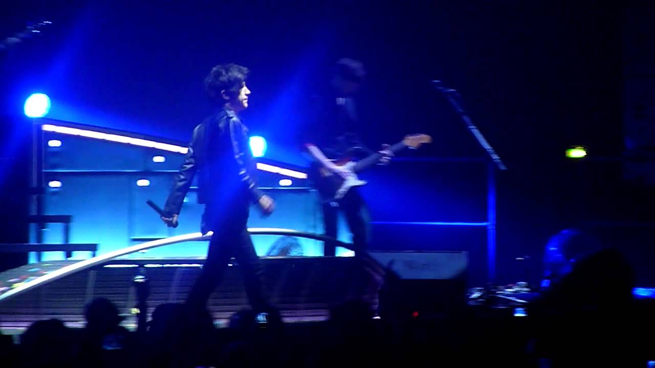 Indochine - BCT 3 - dijon - 15 mars 2014 - atomic sky - YouTube