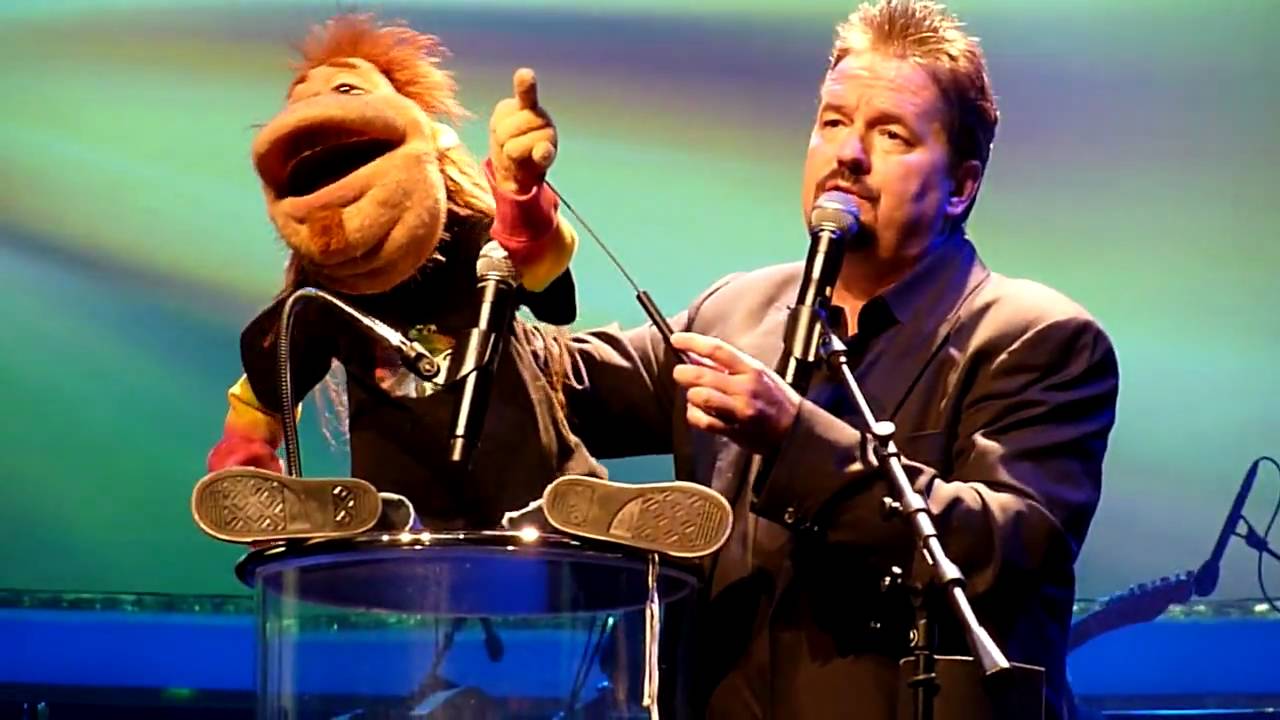 Terry Fator - Rocker Dougie the Annoying Neighbor Live At The Mirage ...