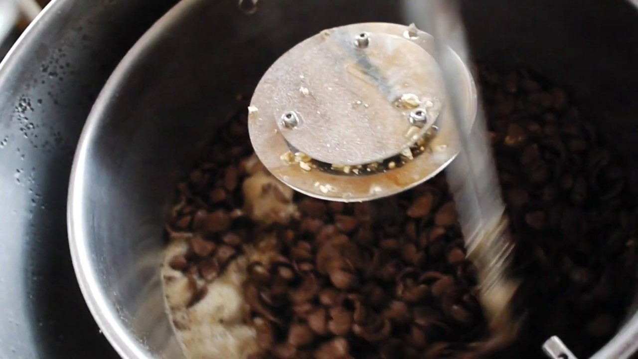 Brewing a Choco cereal stout with Brewtools B40 Pro - YouTube