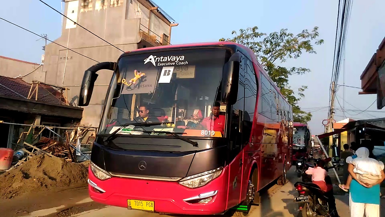 Telolet bus antavaya di dasana - YouTube