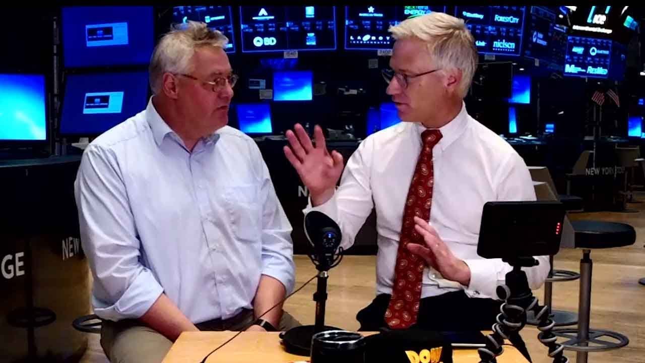 Up or down? Mit Deutsche Bank CIO Dr. Ulrich Stephan - YouTube