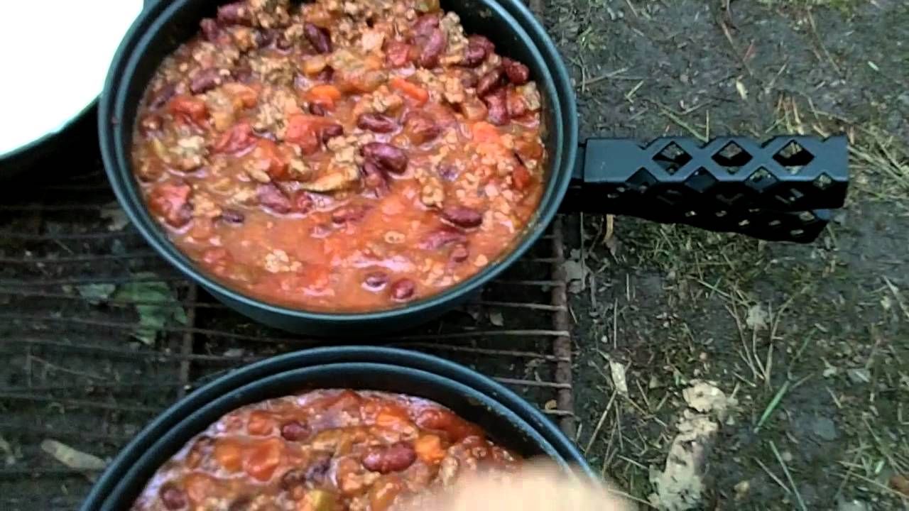 Mess Kit Meals: Chili and Cornbread Demo - YouTube