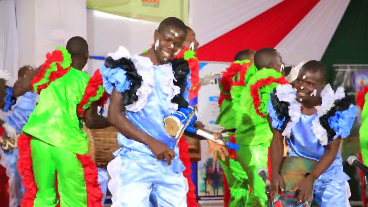 Bukusu ceremonial dance - YouTube