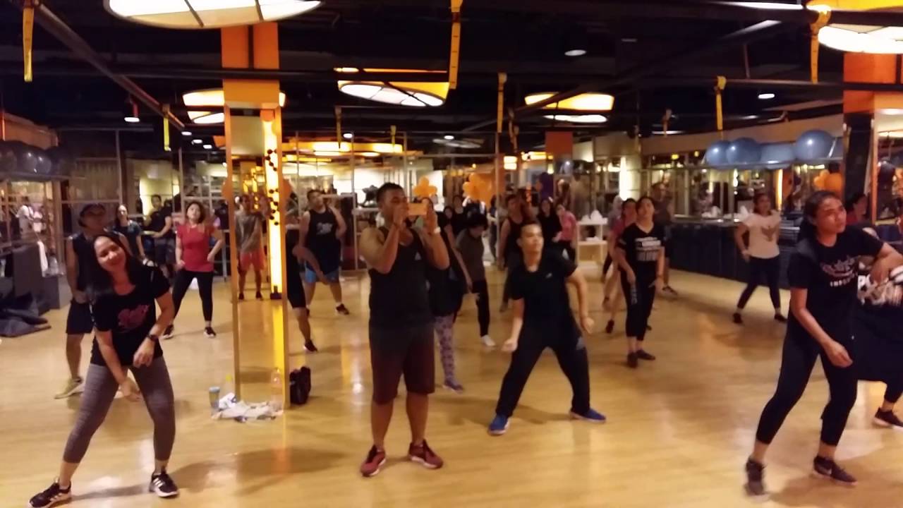 Body jam lauching 78 celebrity fitness margo city - YouTube