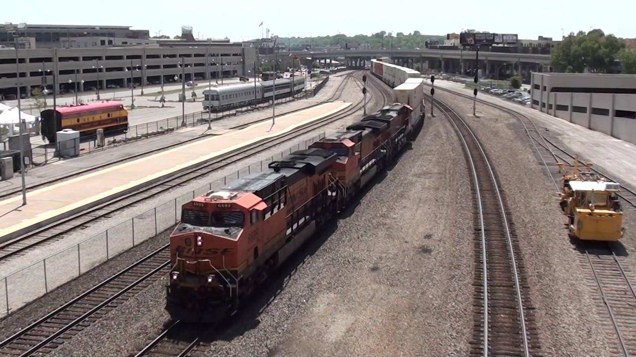 BNSF #6699 leads EB Short Indermodal with K5HL. Kansas City, MO 7/22/17 - YouTube