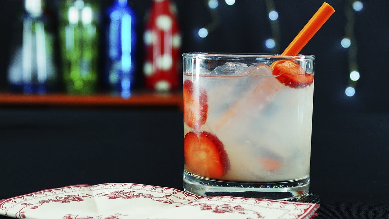 How to Prepare Cocktail Cardinal- CocinaTv By Juan Gonzalo Angel - YouTube