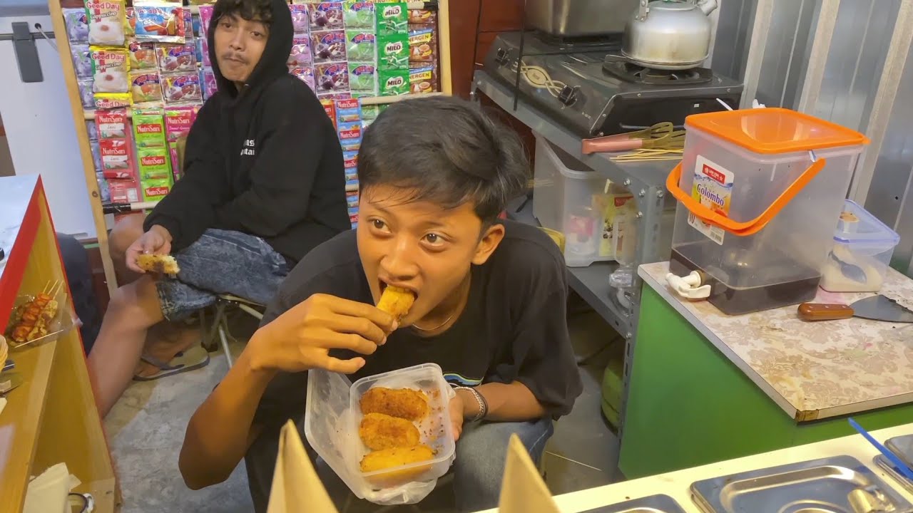 paksa pedagang disuruh review masakan dek ely - YouTube