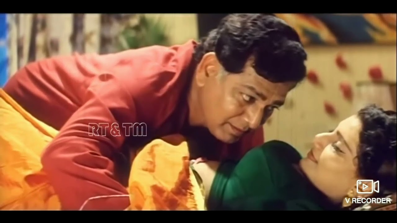 Indian Mallu aunty hot Kissing video scene - YouTube