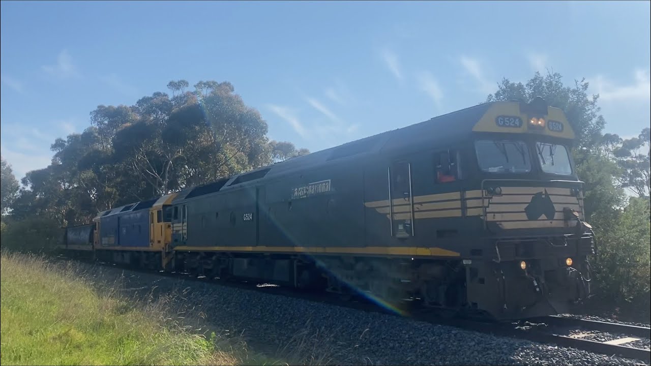 Pacific National 9158 grain with G524 and G541 heading to Geelong 19/9 ...