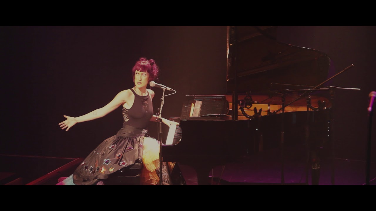 Emma Dean - I Am A F*&king Unicorn - Broken Romantics: A Unicorn's ...