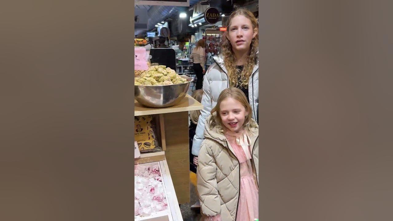 Trying stuff out in Jerusalem market - YouTube