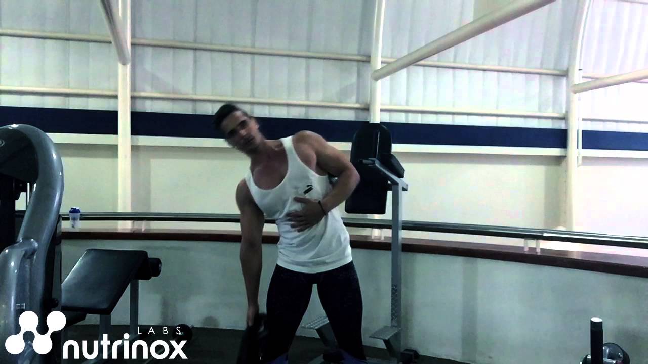 Standing Oblique Crunch With Plate - YouTube