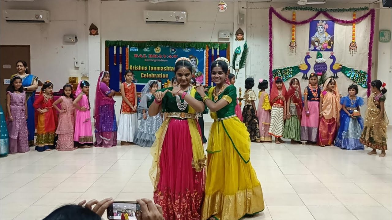 classical welcome dance - YouTube