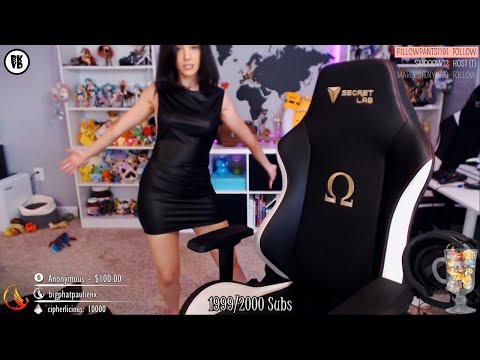 CinCinBear Yeni Aldığı Siyah Deri Elbiseyi Gösteriyor