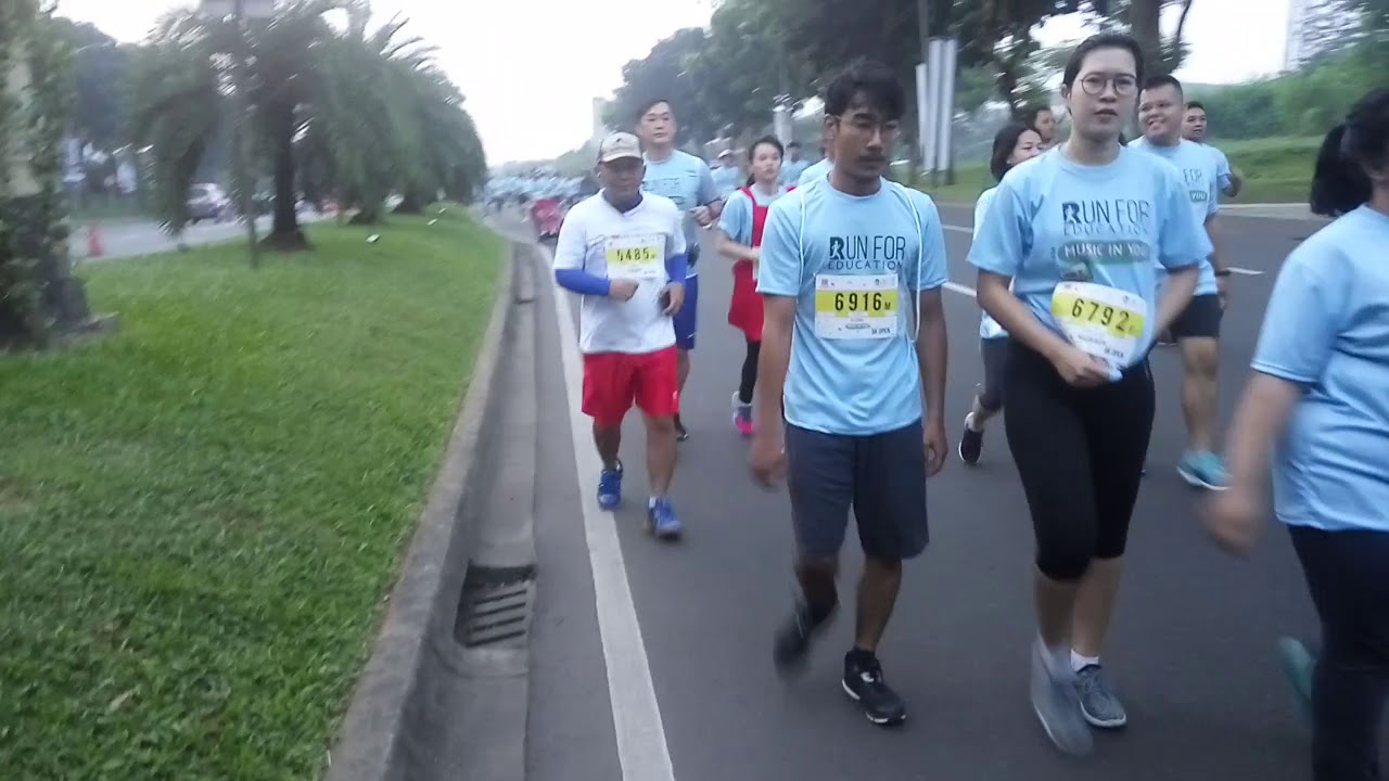 Bintaro runner bintoro family(3) - YouTube