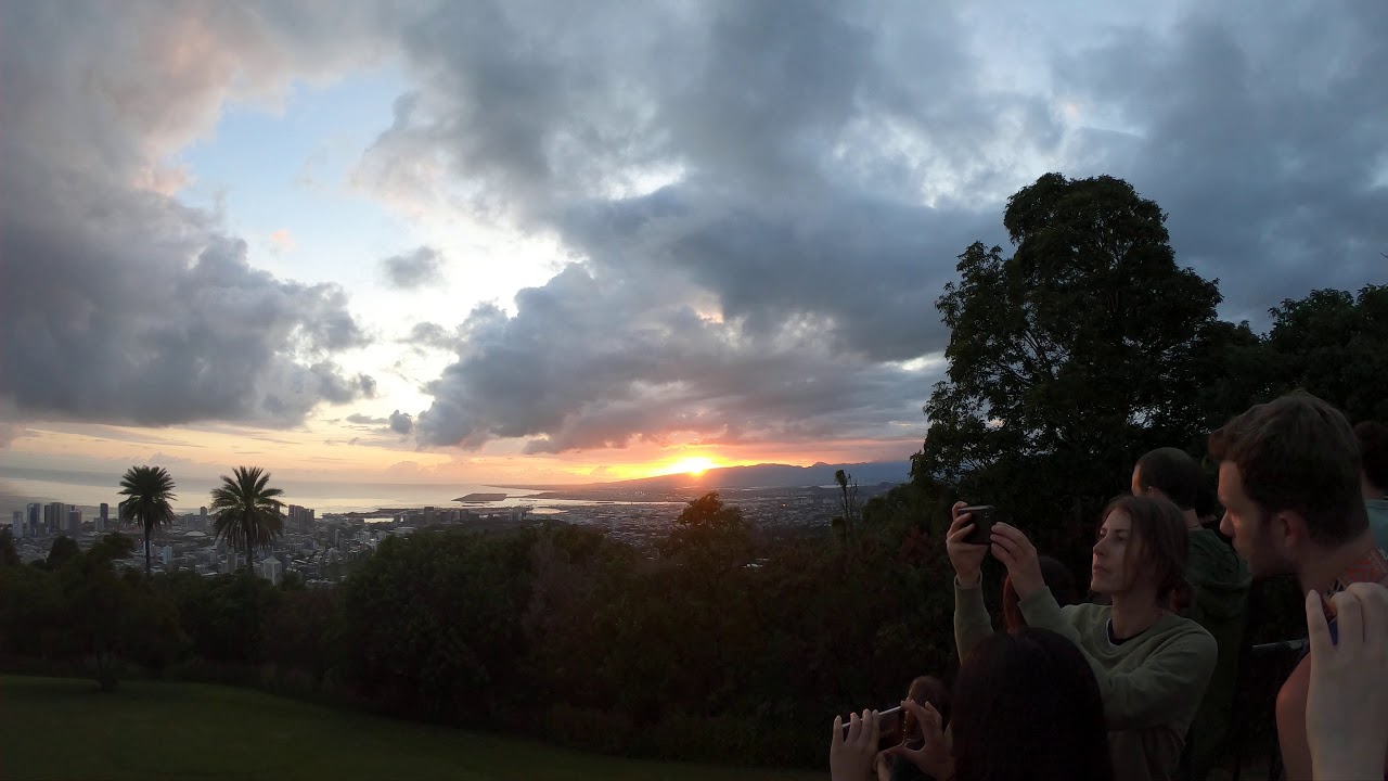Tantalus Lookout - Puu Ualakaa State Park - BEST SUNSET - YouTube