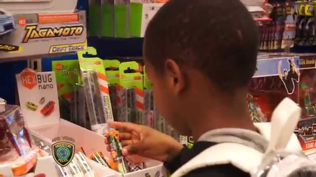 HPD's Shop with a Cop | Houston Police Department - YouTube