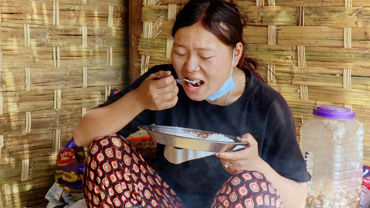 Laxmi natural cooking recipe || Nepali village Kitchen || - YouTube