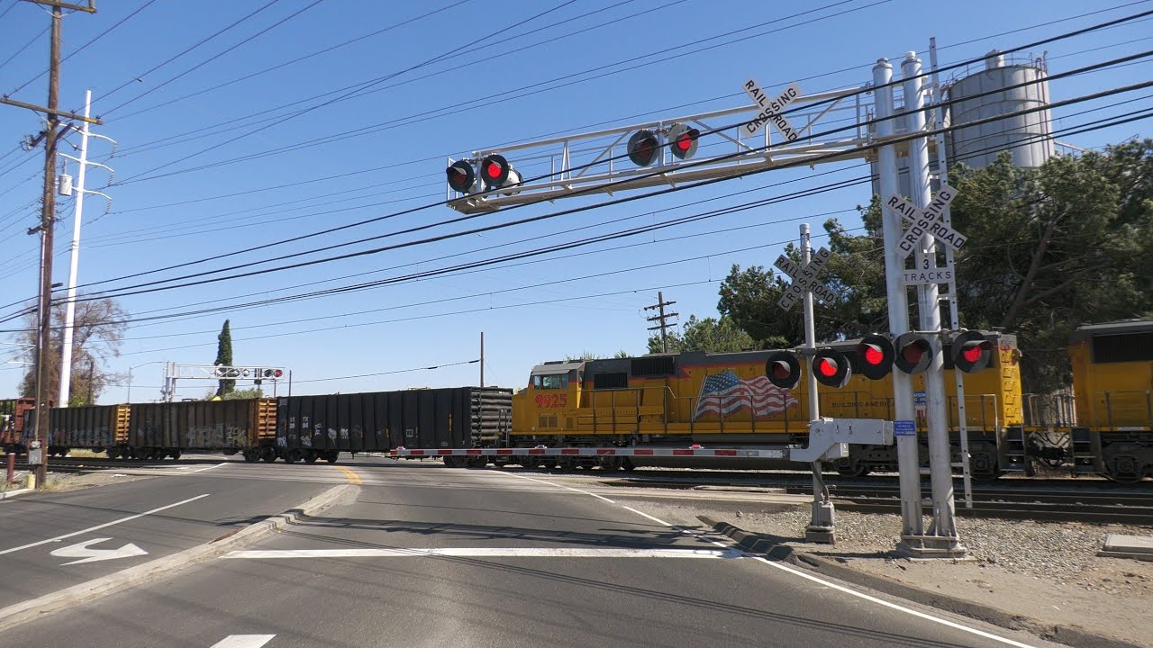 UP 9921 Rocklin Rocket local & Light Rail - Jackson Road Railroad ...