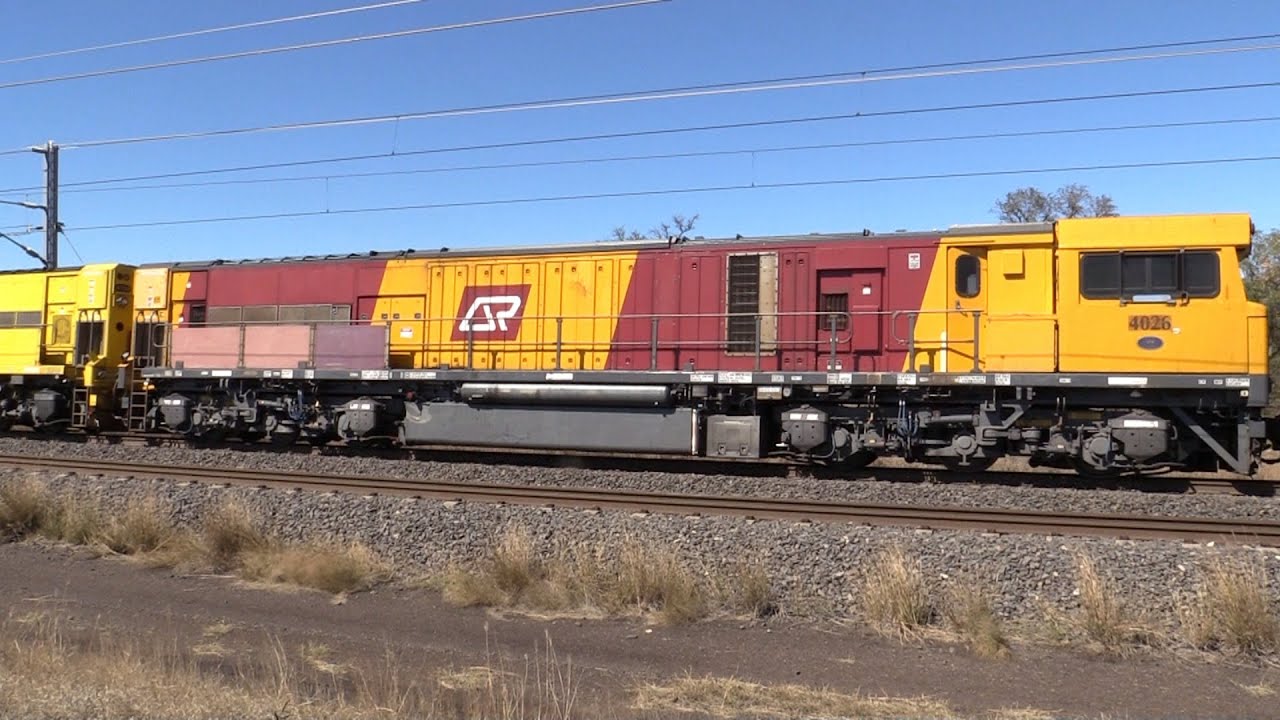 Diesel and electric action : Australian Railways - YouTube