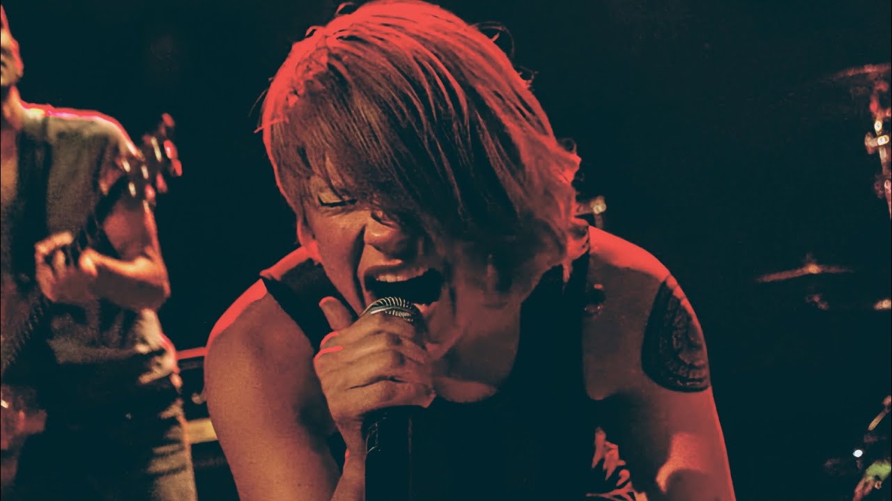 flyleaf: fully alive (live) Kristen may crowd surfs - Australia 🇦🇺 ...