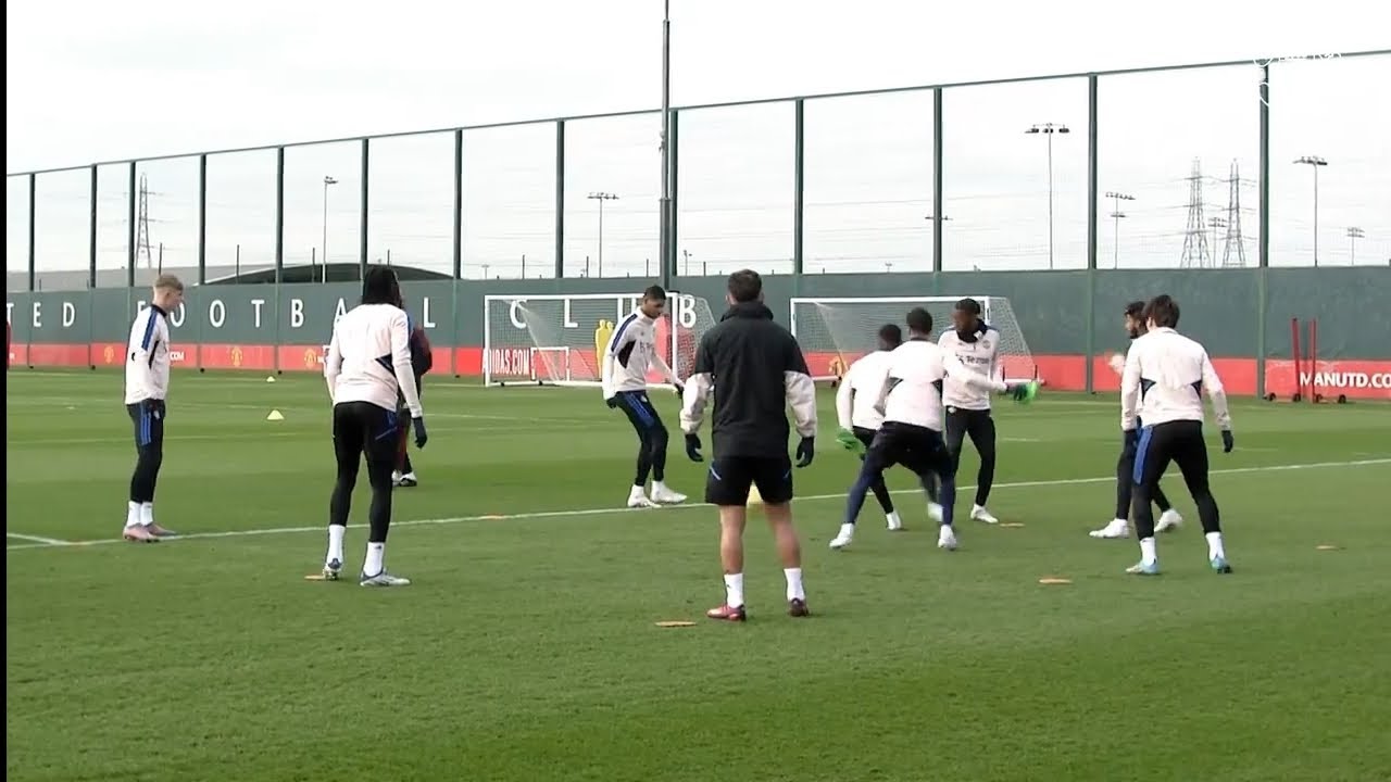 Manchester United training today | Liverpool Vs Man United - YouTube
