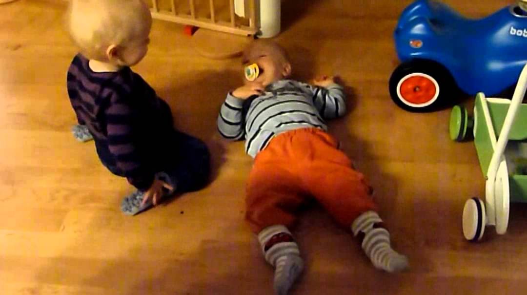 precordial thump - YouTube