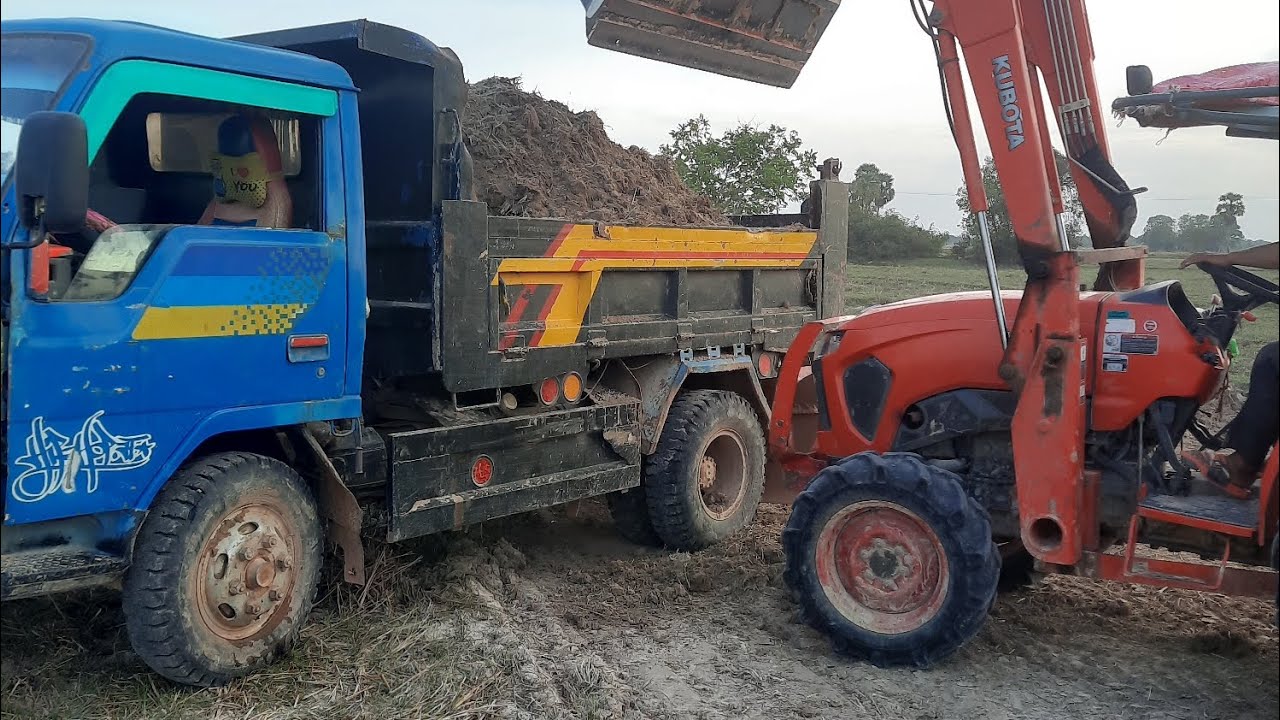 Kubota L5018 អ្នកចម្បាំងដីហ៊ុយ ចូបដីដាក់ឡាន 2,5ton កម្លាំងខ្លាំងលើកឡើងធូរ@PHEARITH_KEA - YouTube